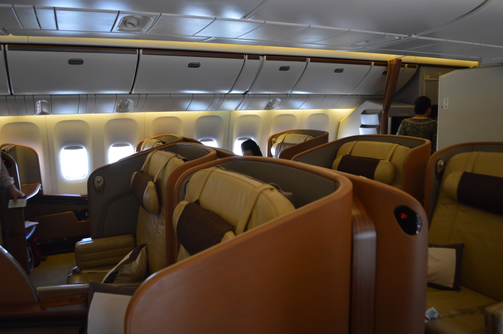 Singapore Airlines First Class on the Boeing 777-300 : SQ238 Melbourne ...