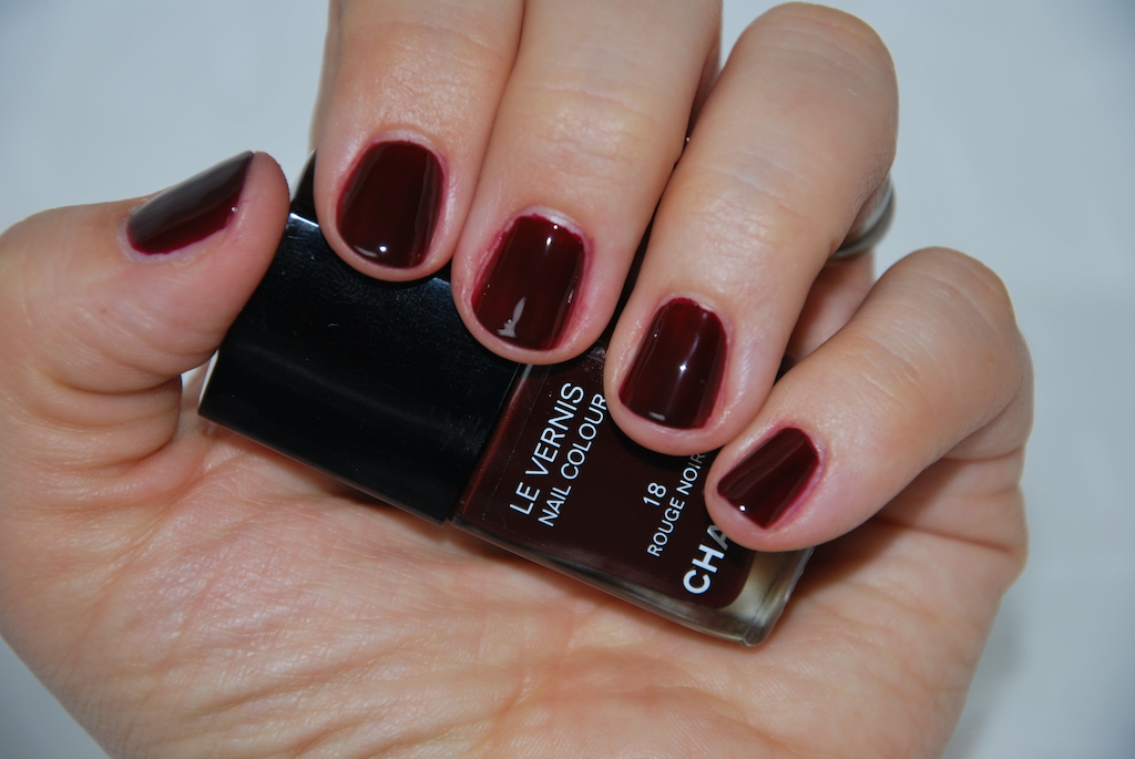 Schöne Nagellacke: Chanel Rouge Noir 18