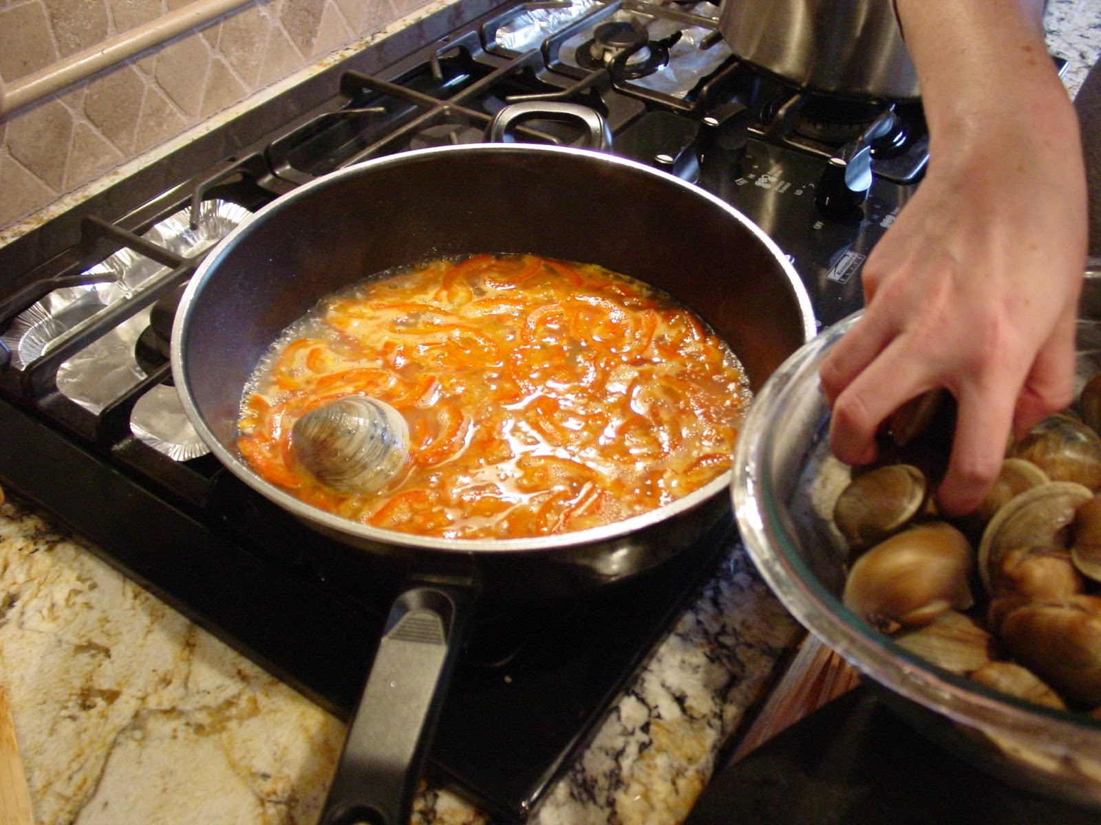 The Dirty Floor: Clam Linguine with White Wine and Red Peppers