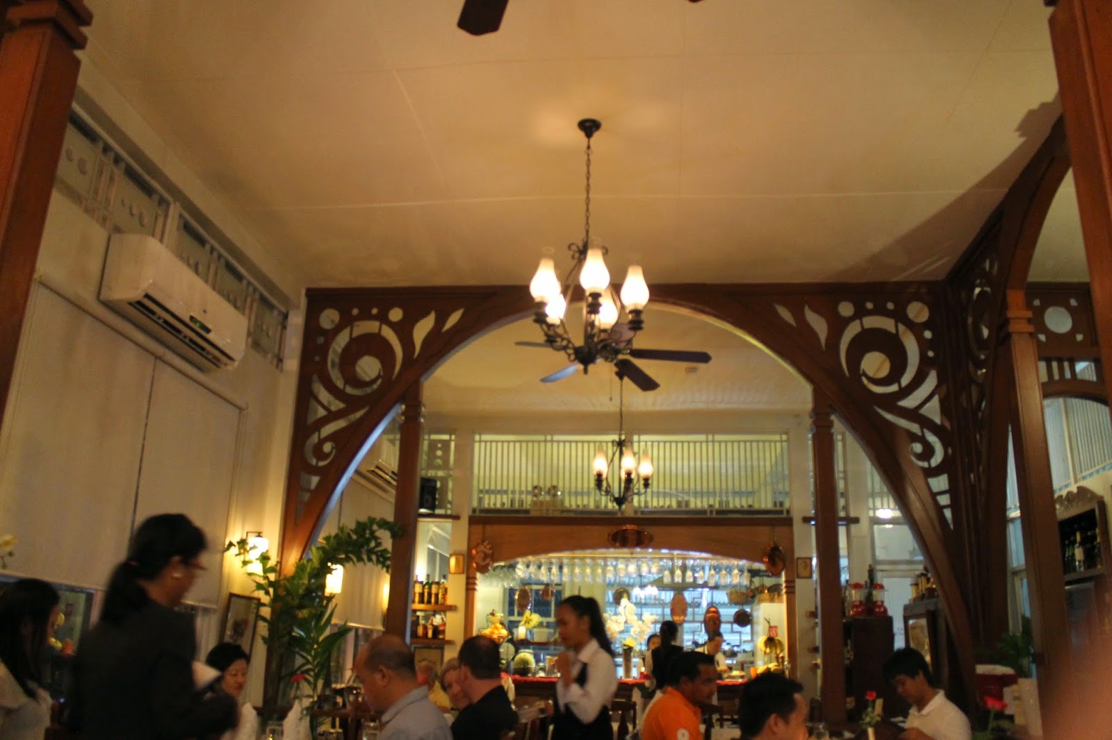 The Geek Travels: The Claude's Le Café De Ville Experience
