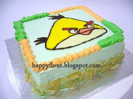 Angry Birds Yellow Bird Cake