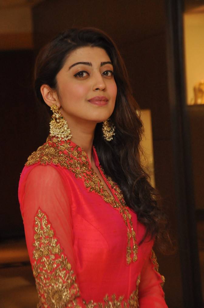 Pranitha Subhash at Love For Handloom Fashion Event Photos - South ...