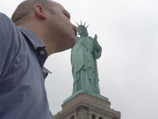 Sizzerbiz: Clever photos that trick your eyes