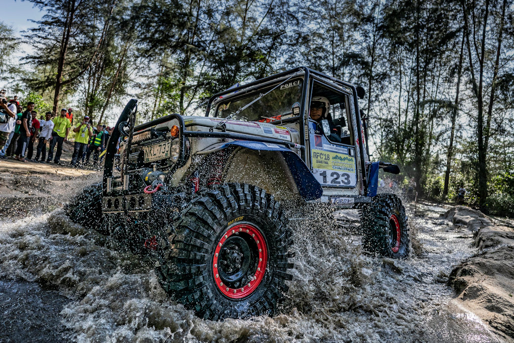 Team Philippines Completes Toughest Off-Road Competition | CarGuide.PH ...