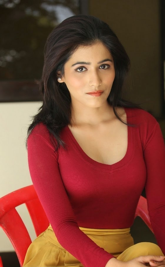 Indian Actress Ghazal Somaiah Hot And Spicy Cleavages Show Stills ...