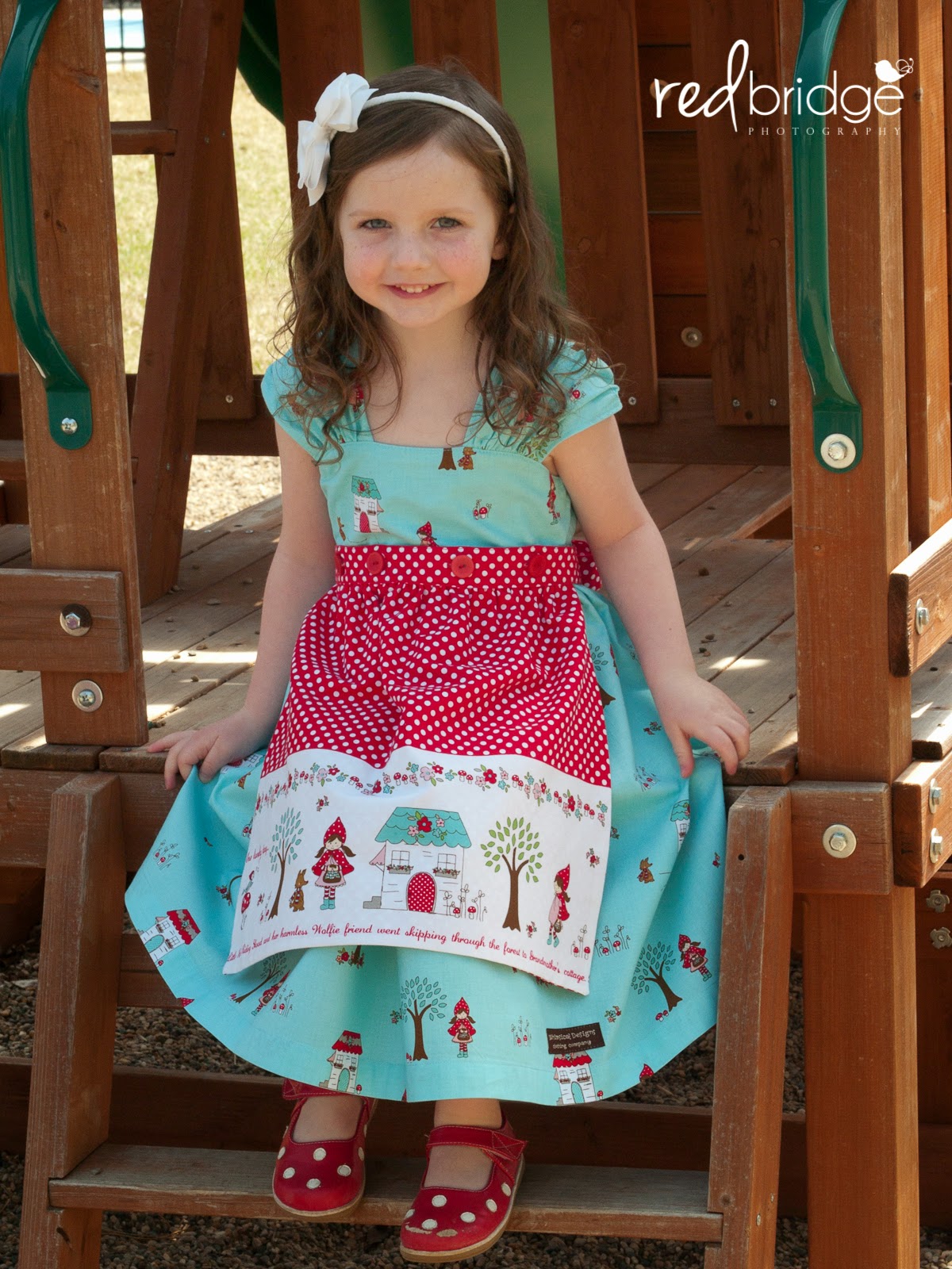 Whimsical Fabric: April's Tutorial Tuesday - Detachable Apron Dress