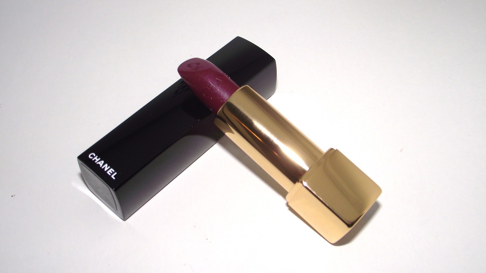 Beauty Reviews And How To's: Chanel Rouge Allure Luminous Intense Lip ...
