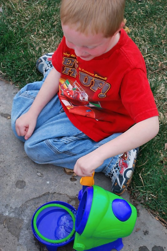 Gazillion Bubbles Bubble Cannon Review - Springing into Summer Fun ...