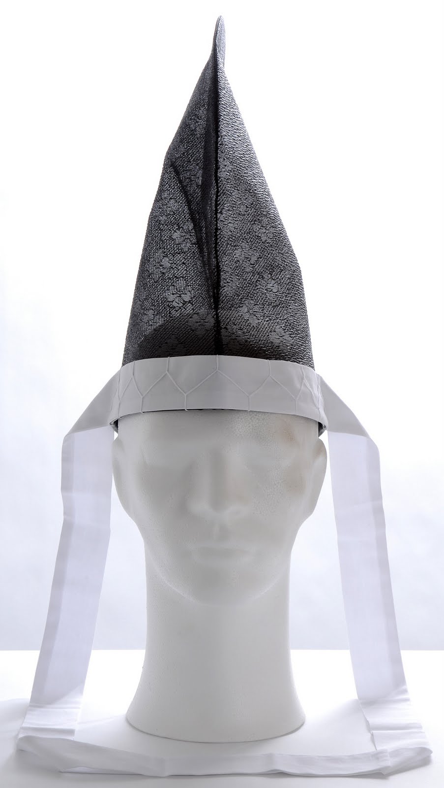 The Philippi Collection: Kanmuri (遠紋) and Eboshi (立烏帽子) - Headgear of ...