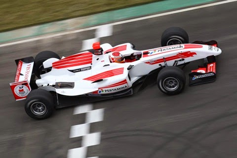 Azed izet: Pembalap Mobil Indonesia yang Bertanding di Ajang International