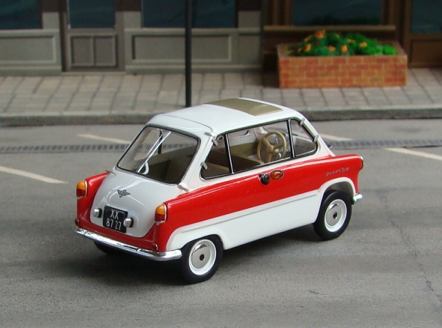 CRUISER - Clásicos en escala 1/43 (1:43 Classics): ZUNDAPP JANUS 750 (1957)