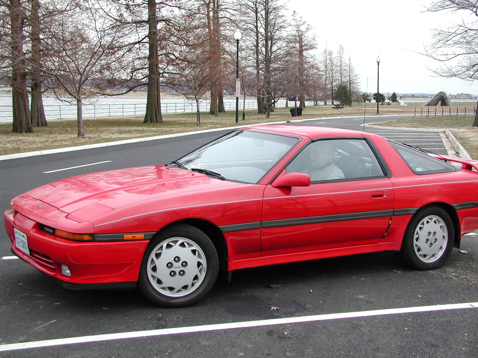 TOYOTA SUPRA. UN BREVE REPASO DE SUS 4 GENERACIONES