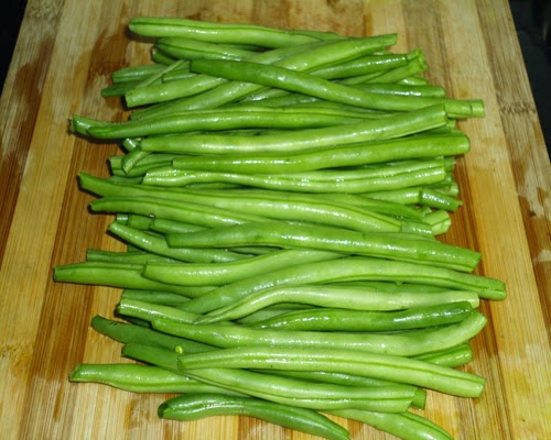 Vidyas Veg Recipes: Farasbi batata bhaji recipe - French beans potato sabzi