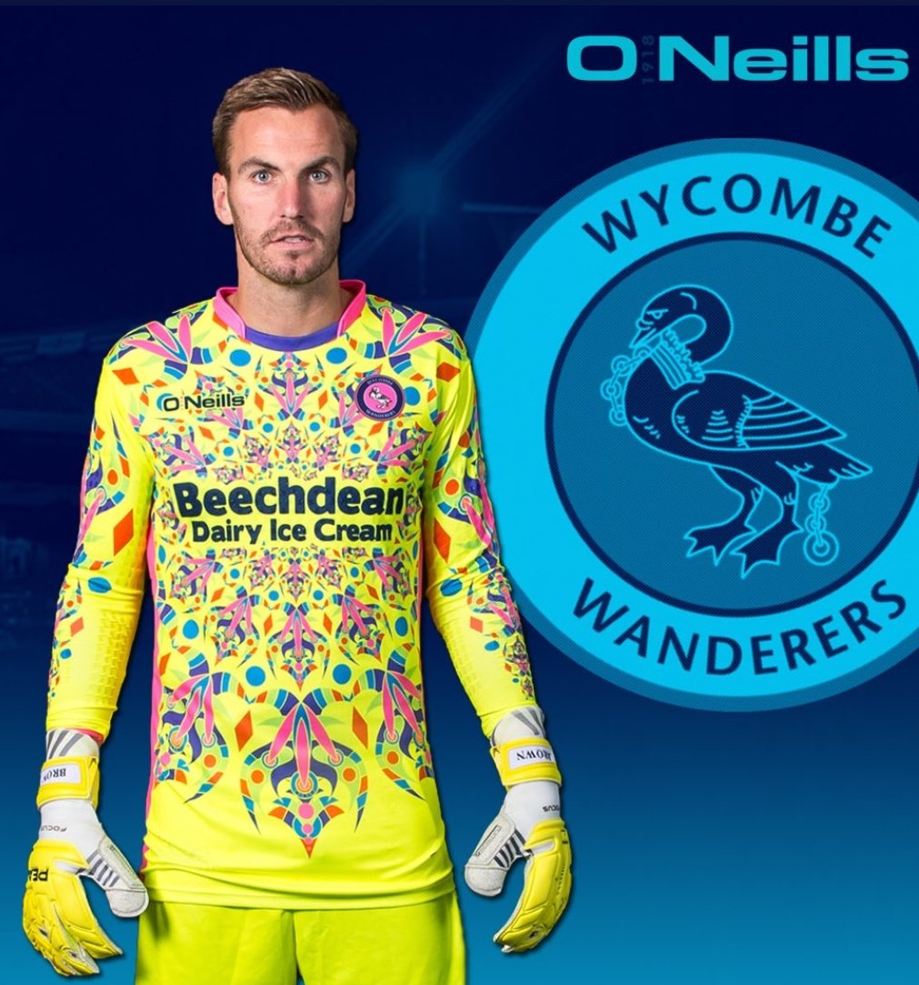 Designed To Distract Strikers - Insane Wycombe Wanderers' 17-18 ...