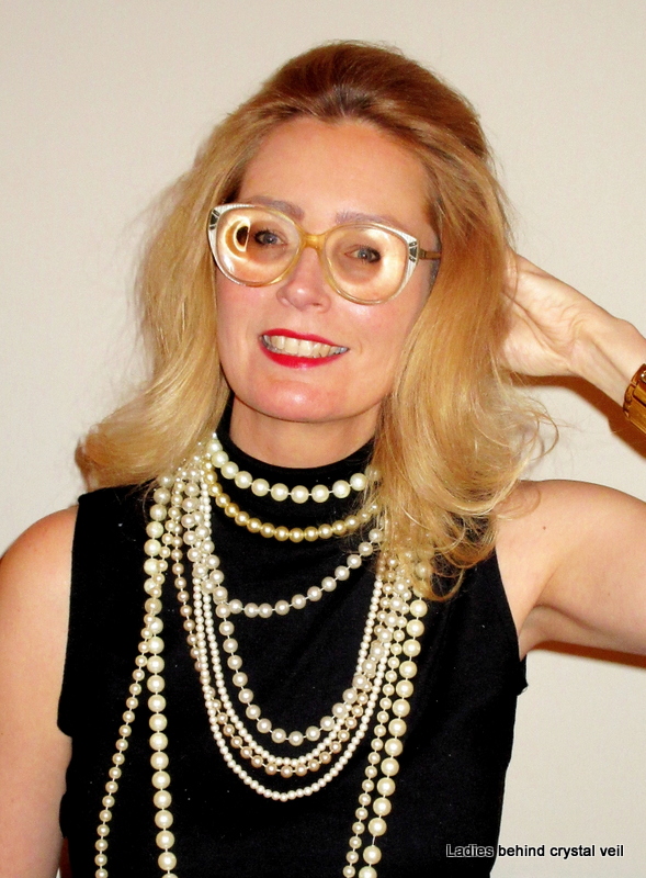 Gracious ladies behind crystal veil: Carla 253
