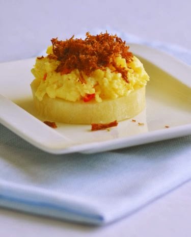 Dambu Nama with Scrambled Eggs