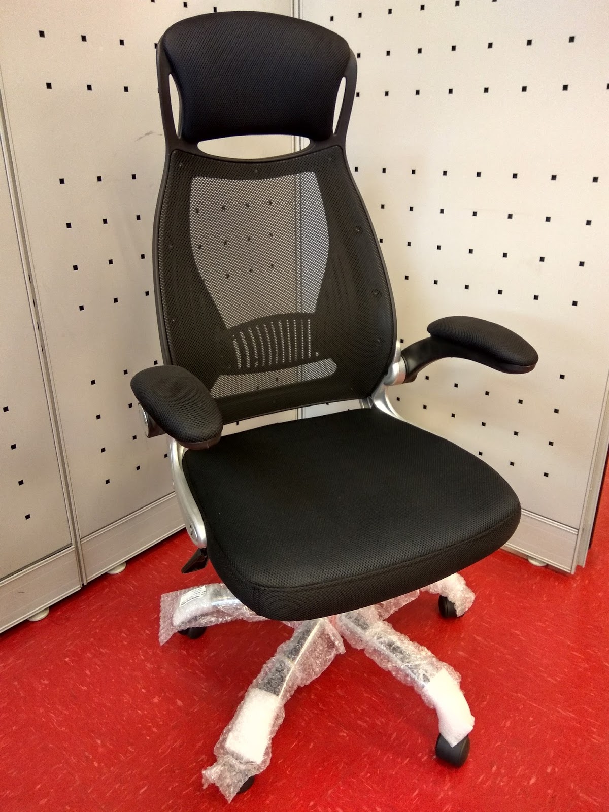 FOCUS TNL OFFICE CONCEPT: High Back Chair