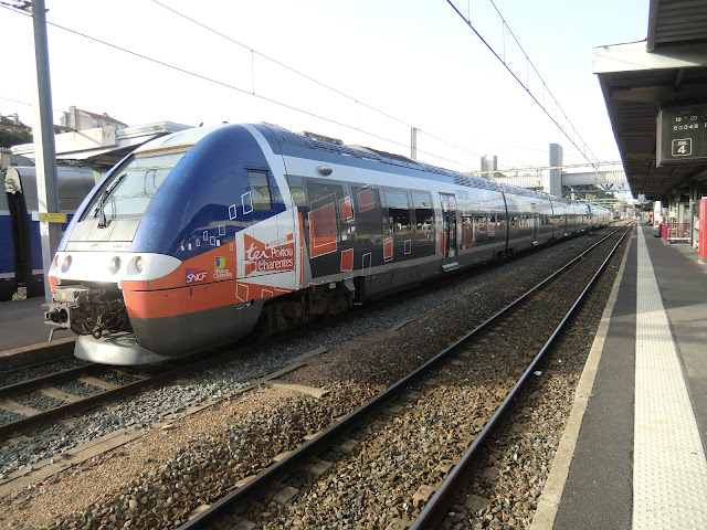 LA PASSION DU TRAIN: AGC Poitou-Charentes