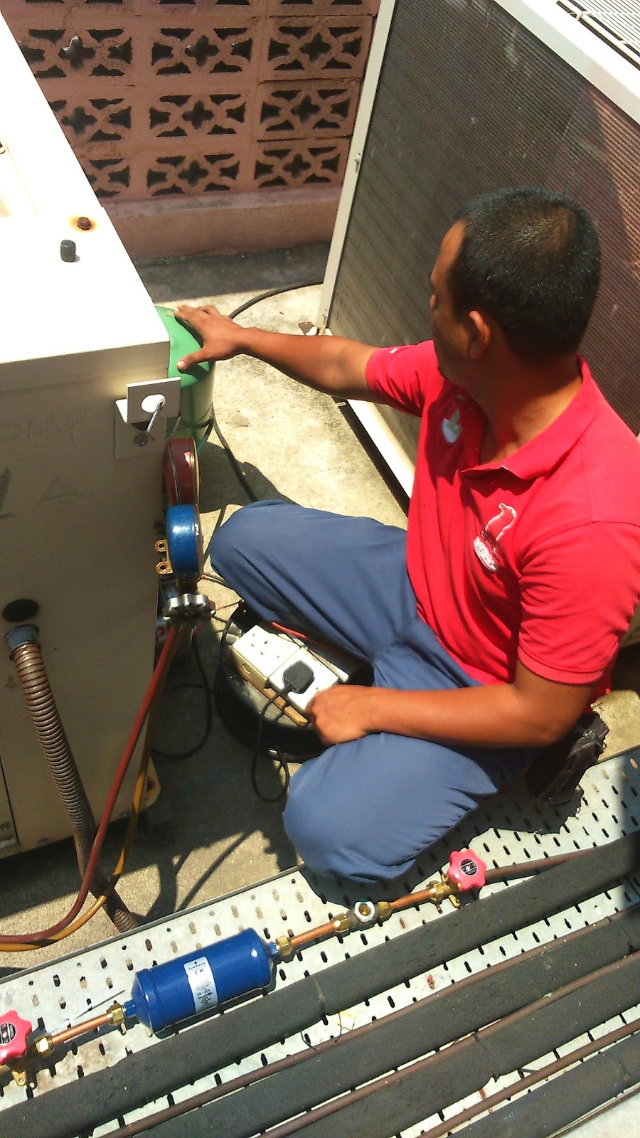 PERAN BUANA ENTERPRISE: Kerja-kerja penyelenggaraan unit air-cond di ...