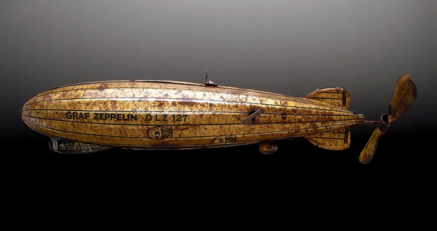 PATINA ANTIK: GRAF ZEPPELIN DLZ 127 TIN TOY