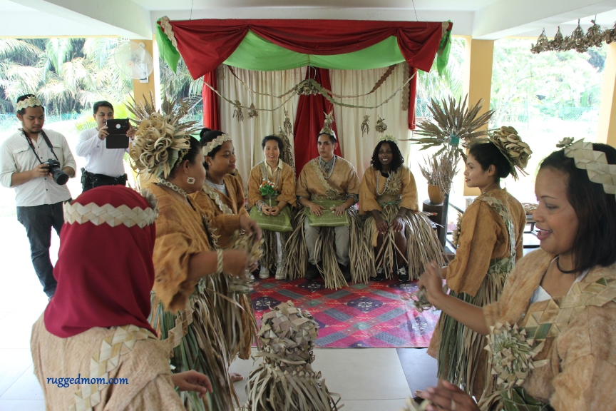 Mah Meri Cultural Village di Pulau Carey