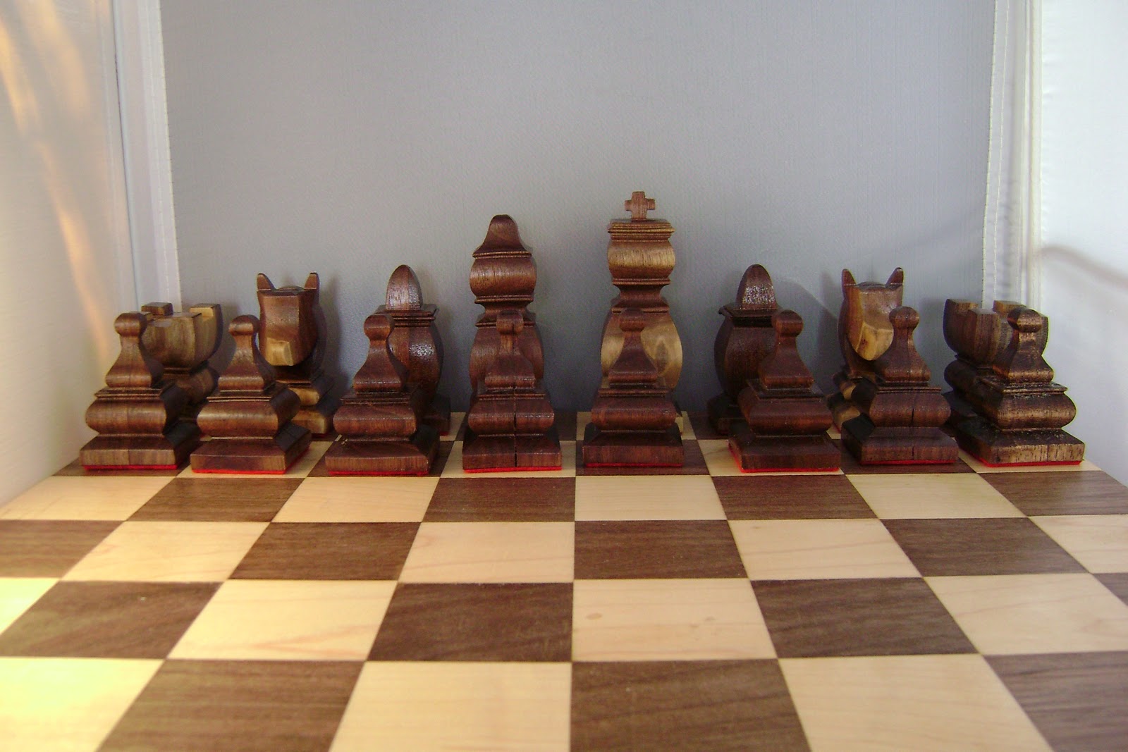Adirondack Scollsawer: My 2nd Brown Maple and Walnut Chess Set