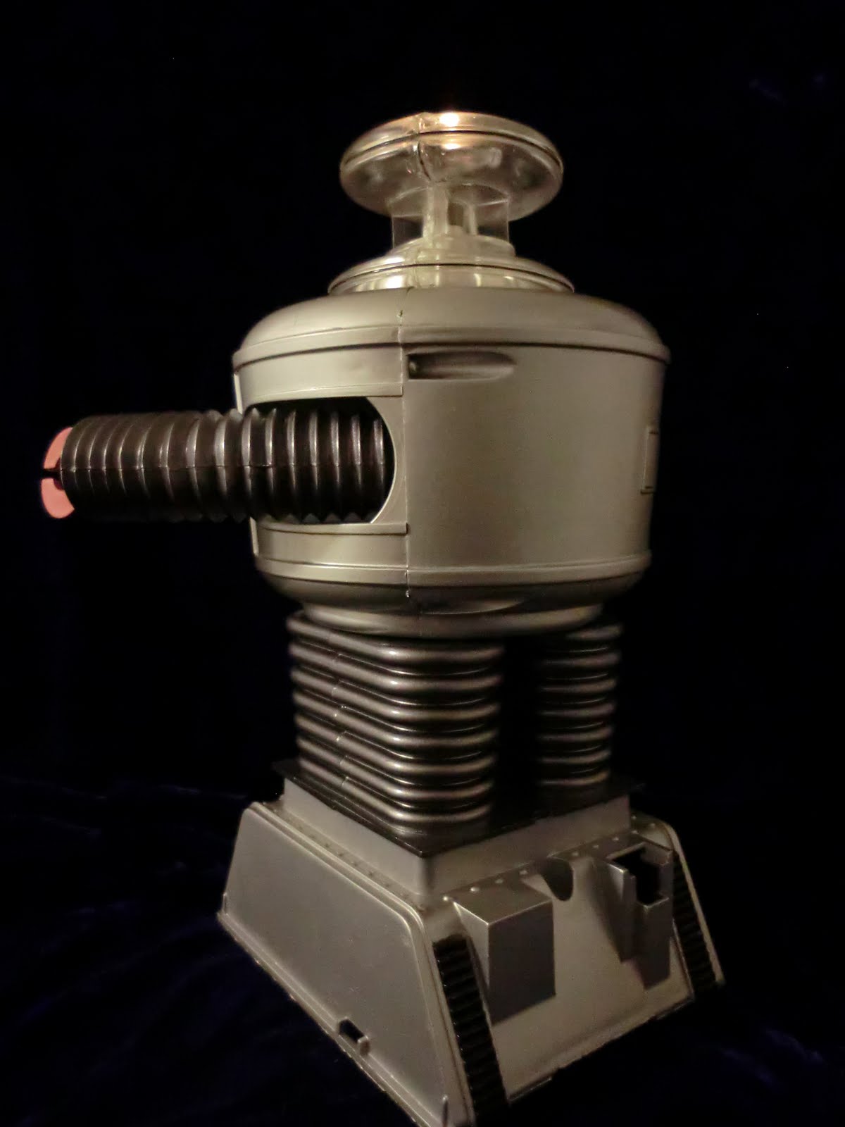 rca: Remco Robot, Lost in Space - Mechanical Men 3 side view