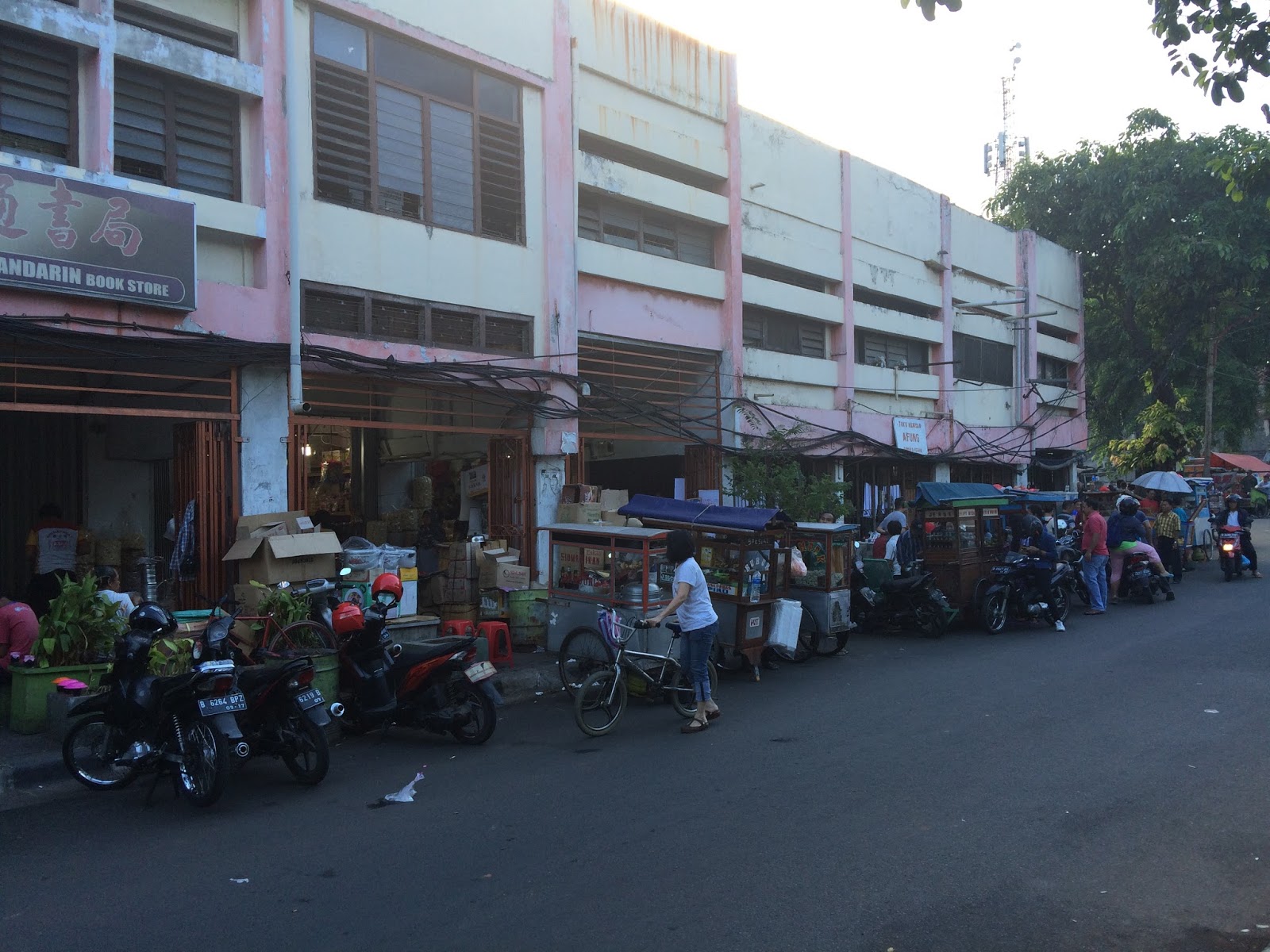 南半球 インドネシアでの暮らし: Pasar Glodok パサール・グロドック（グロドック市場）