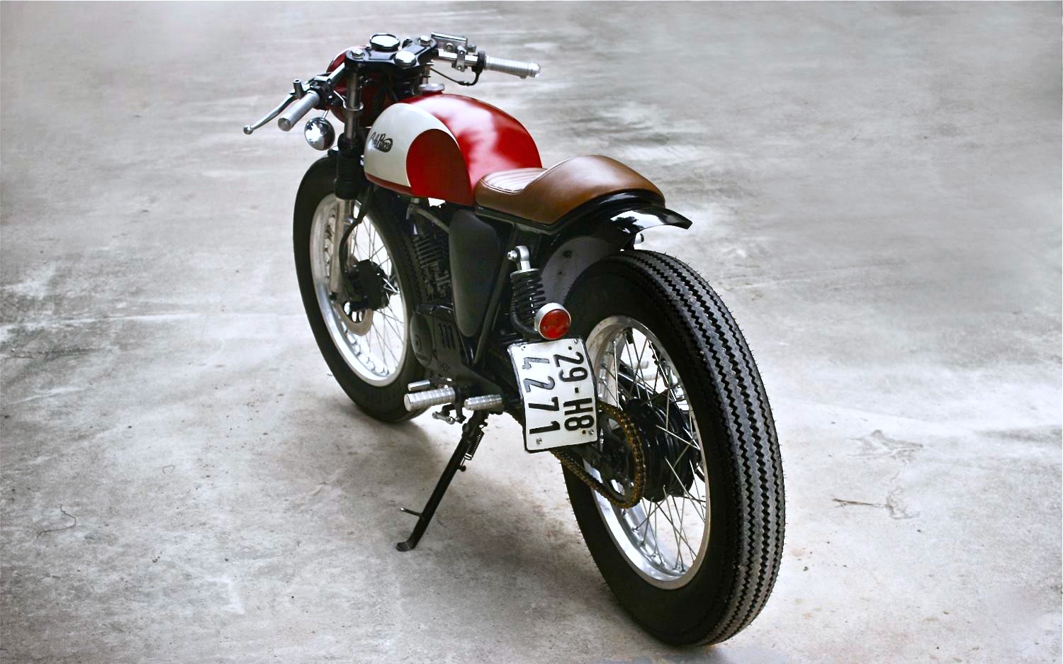 Duong Doan's Red Cafe Racer - Inazuma café racer
