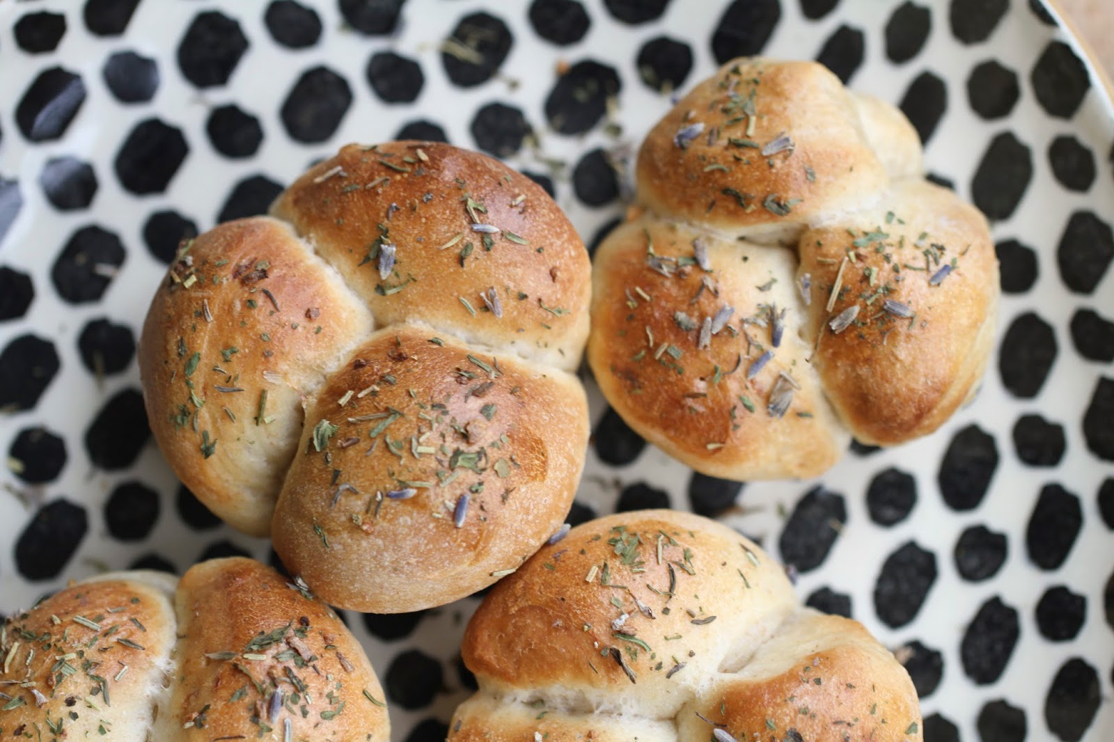Buttermilk Cloverleaf Rolls - Ever Open Sauce