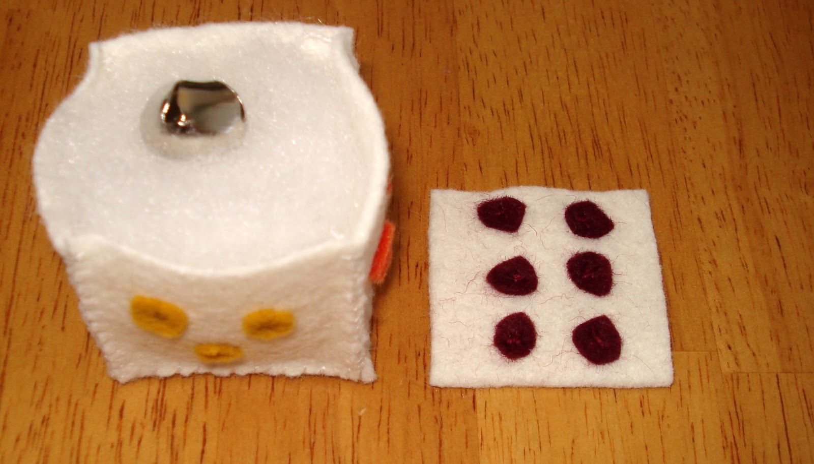 Mama's Felt Cafe: Squishy Squares--Colorful Toddler Dice Tutorial