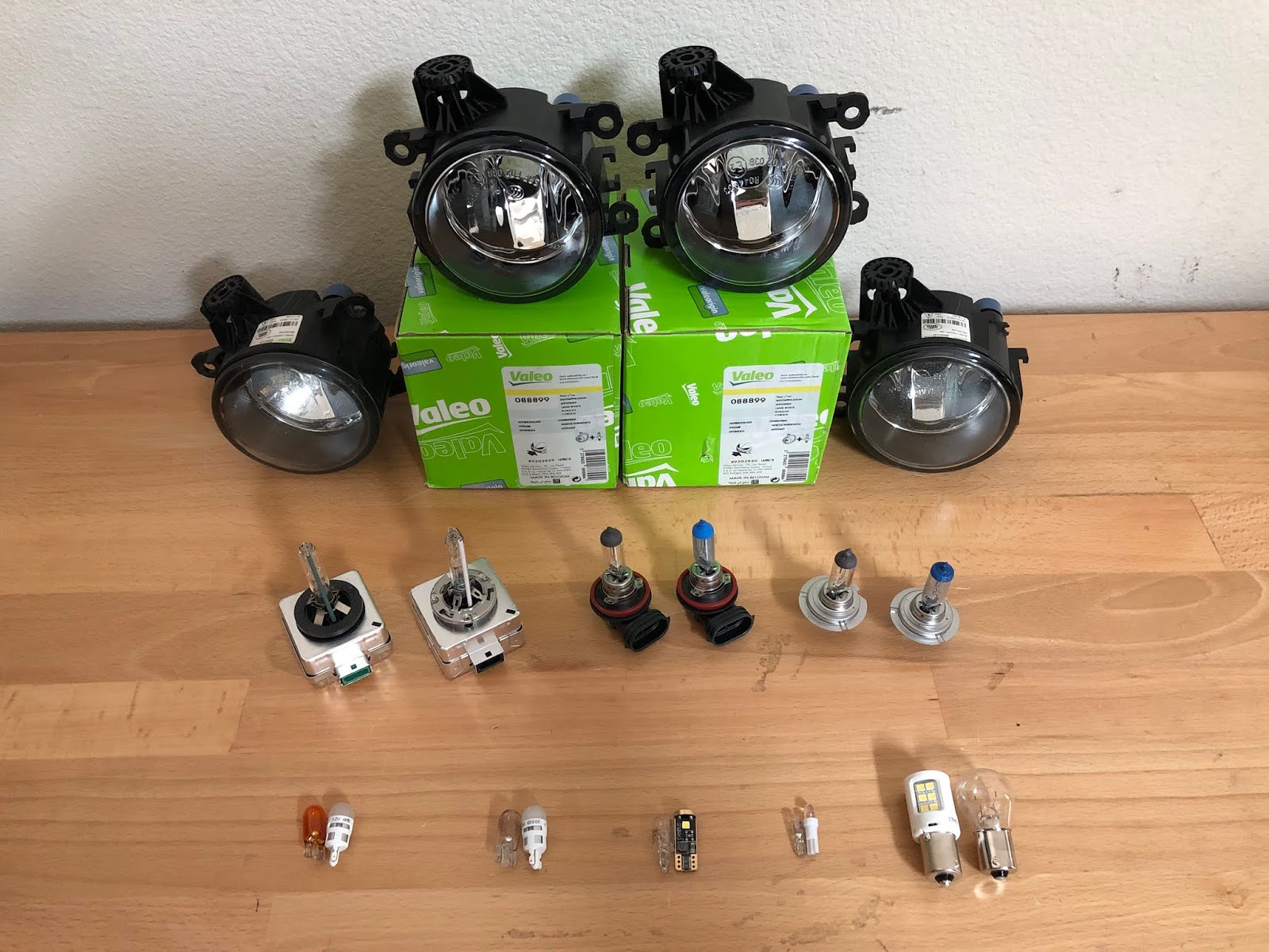 Tech Notes: Land Rover LR4 (2013) LED/Halogen/Xenon Light Bulb Refresh DIY