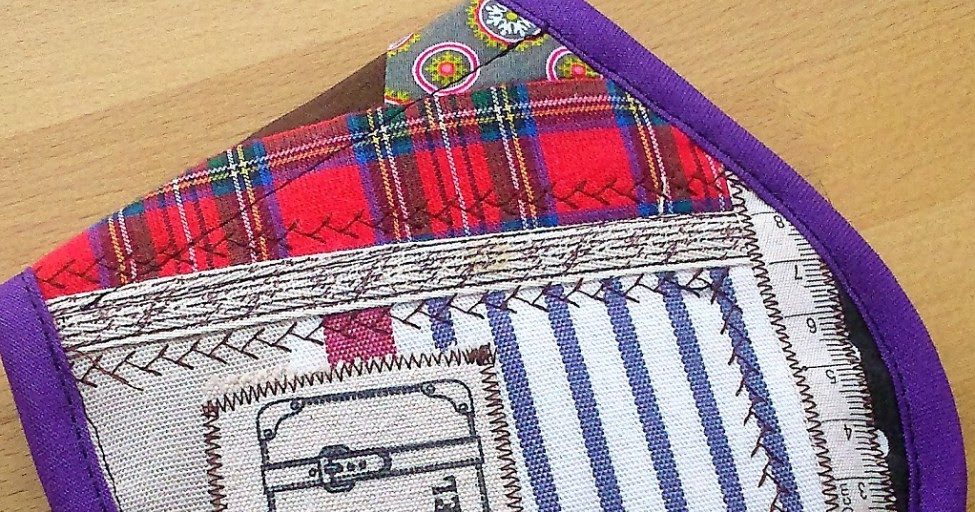 Totally Tutorials: Tutorial - How to Make a Travel Wallet