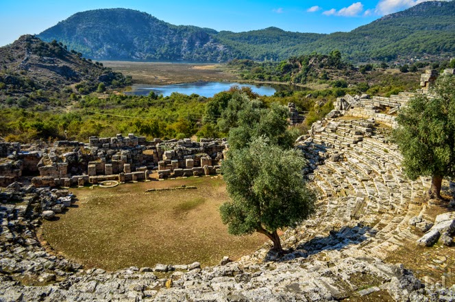 The ancient city of Kaunos - Traveling by default.