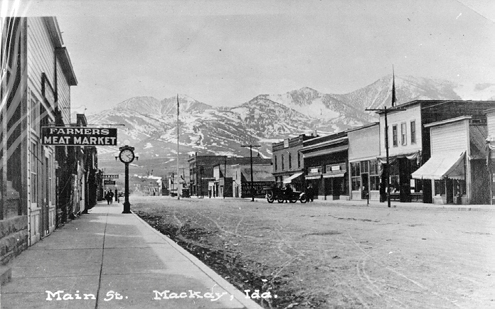 Mackay, Idaho 83251: Blast from the Past - Clock Cigar Store and Clock ...