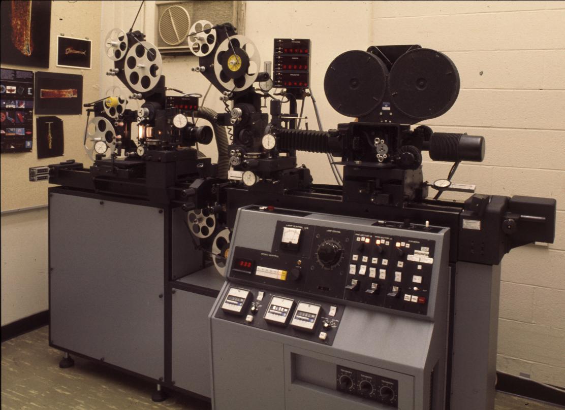 In Between Dreams: 100 Innovations That Change Cinema (3)