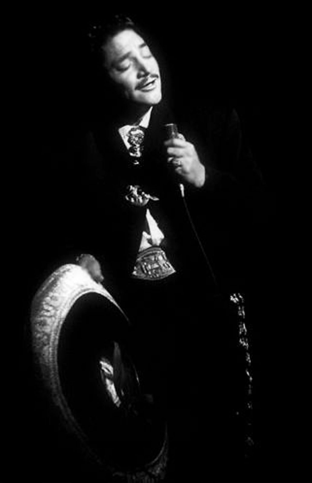 El rey del bolero ranchero: Biografía