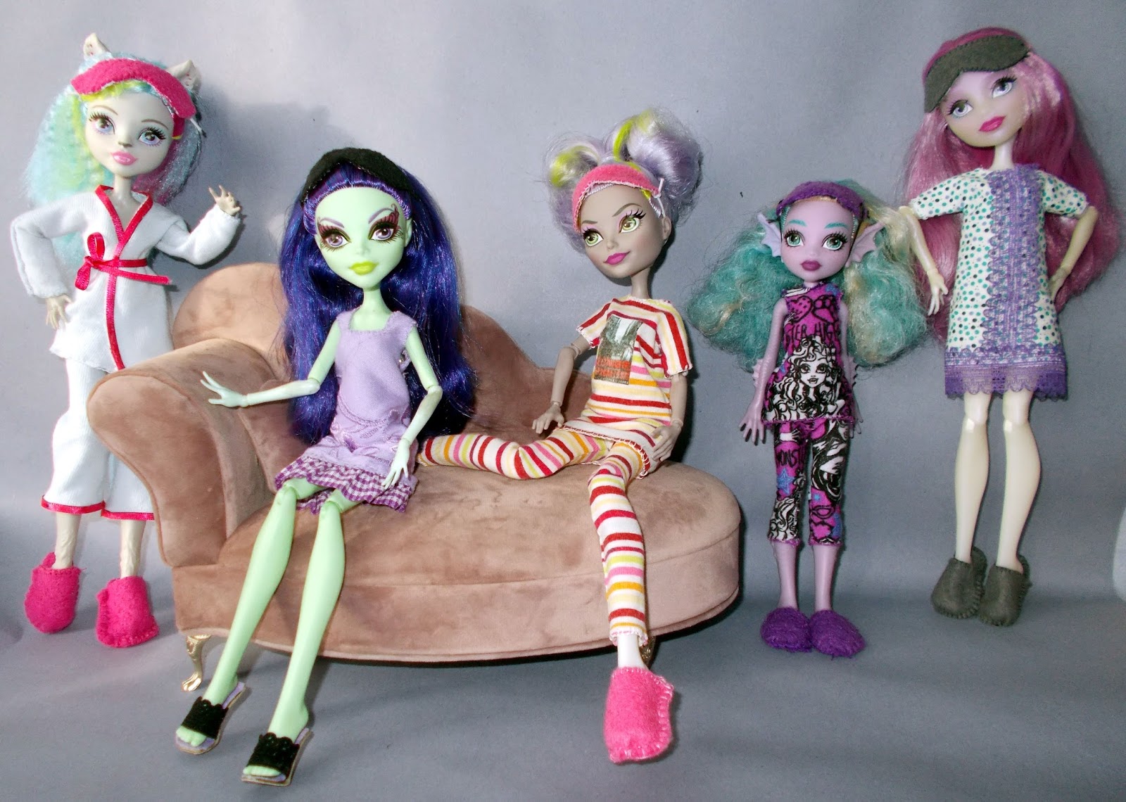 Calaminthes Clawdeen & Fashiondoll Friends: Nighties 2018 and a small story