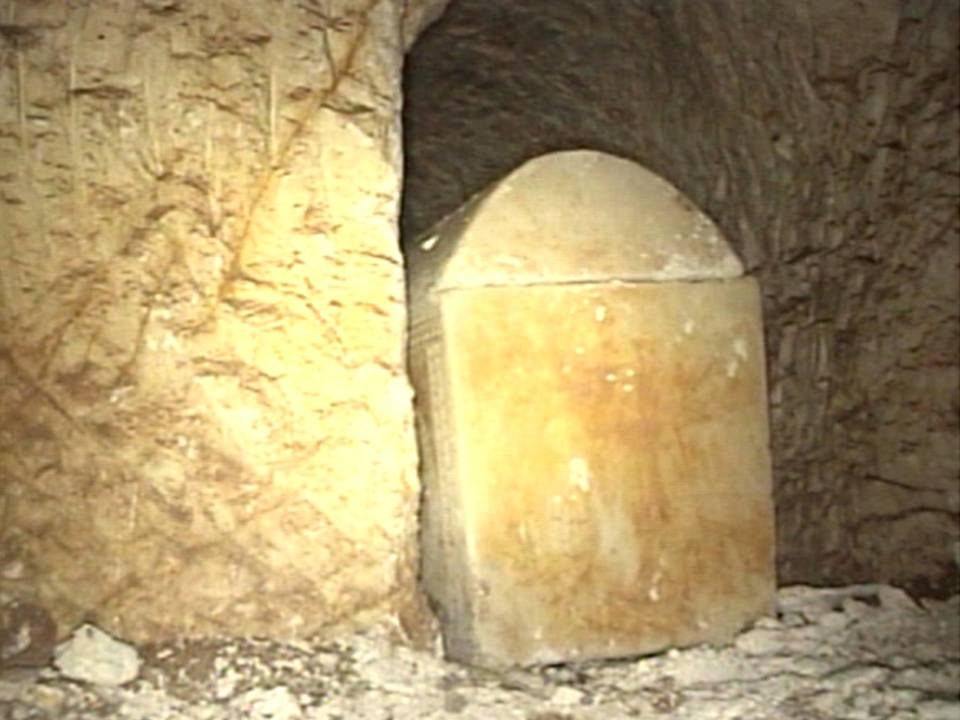 NT Blog: Was Ossuary 2 in Talpiot Tomb B moved?