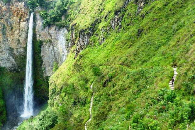 Wisata Alam Air Terjun Sipiso-Piso Karo | Aneka Wisata Nusantara