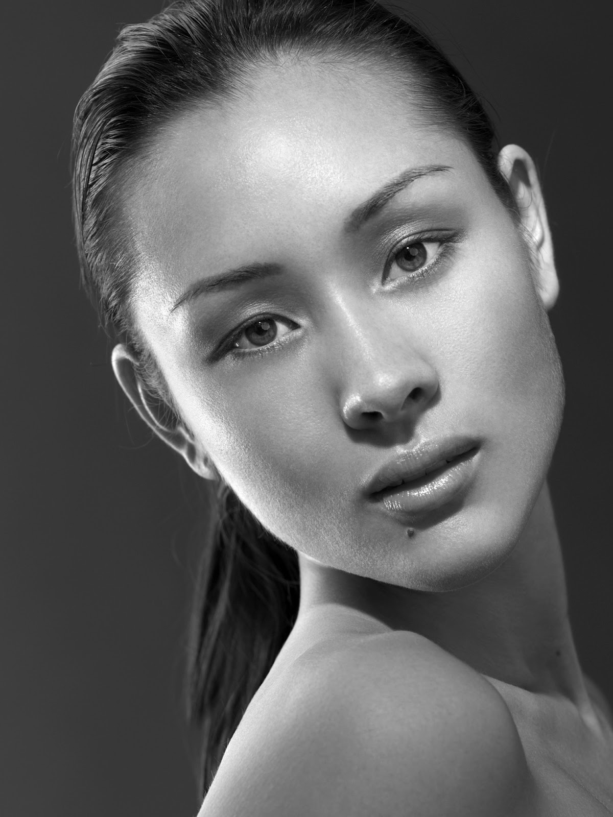 Reality Bites Games -> Photoshoot 6: Black & White Beauty Shots