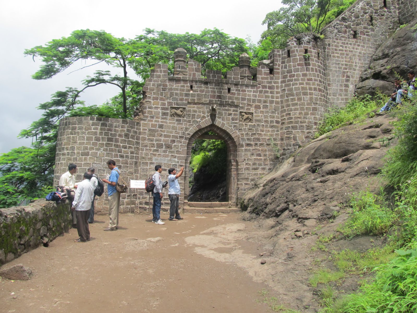 photos of trek trip: Shivneri Fort