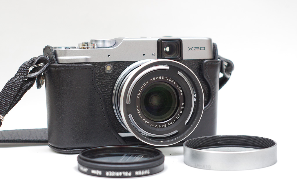 Fujifilm X10 and X20 Leather Case and Hood Accessories Review