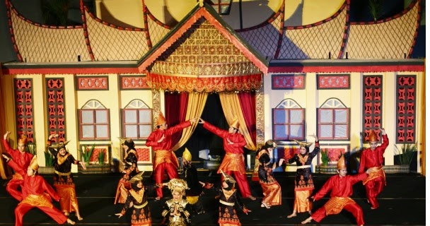 Penjelasan Lengkap Seni Teater di Minangkabau - Informasi Mendidik