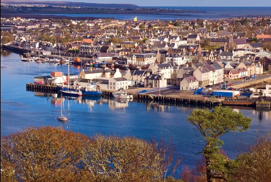 Ultima Thule: Stornoway,Hebrides' colourful little capital and a ...