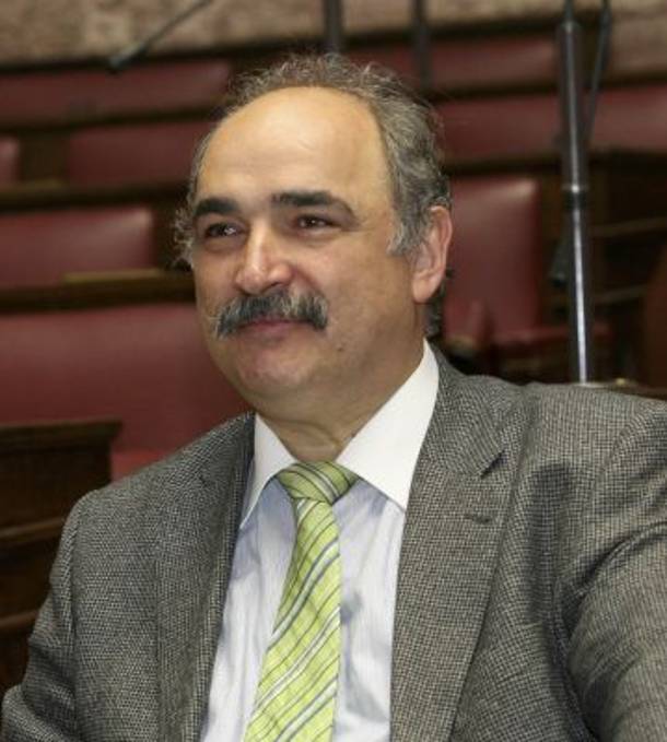 o iakxos : "ΕΦΥΓΑΝ" ΤΟΝ ΒΑΣΙΛΙΚΟ ΚΑΙ ΚΡΑΤΗΣΑΝ ΤΗΝ ΓΛΑΣΤΡΑ