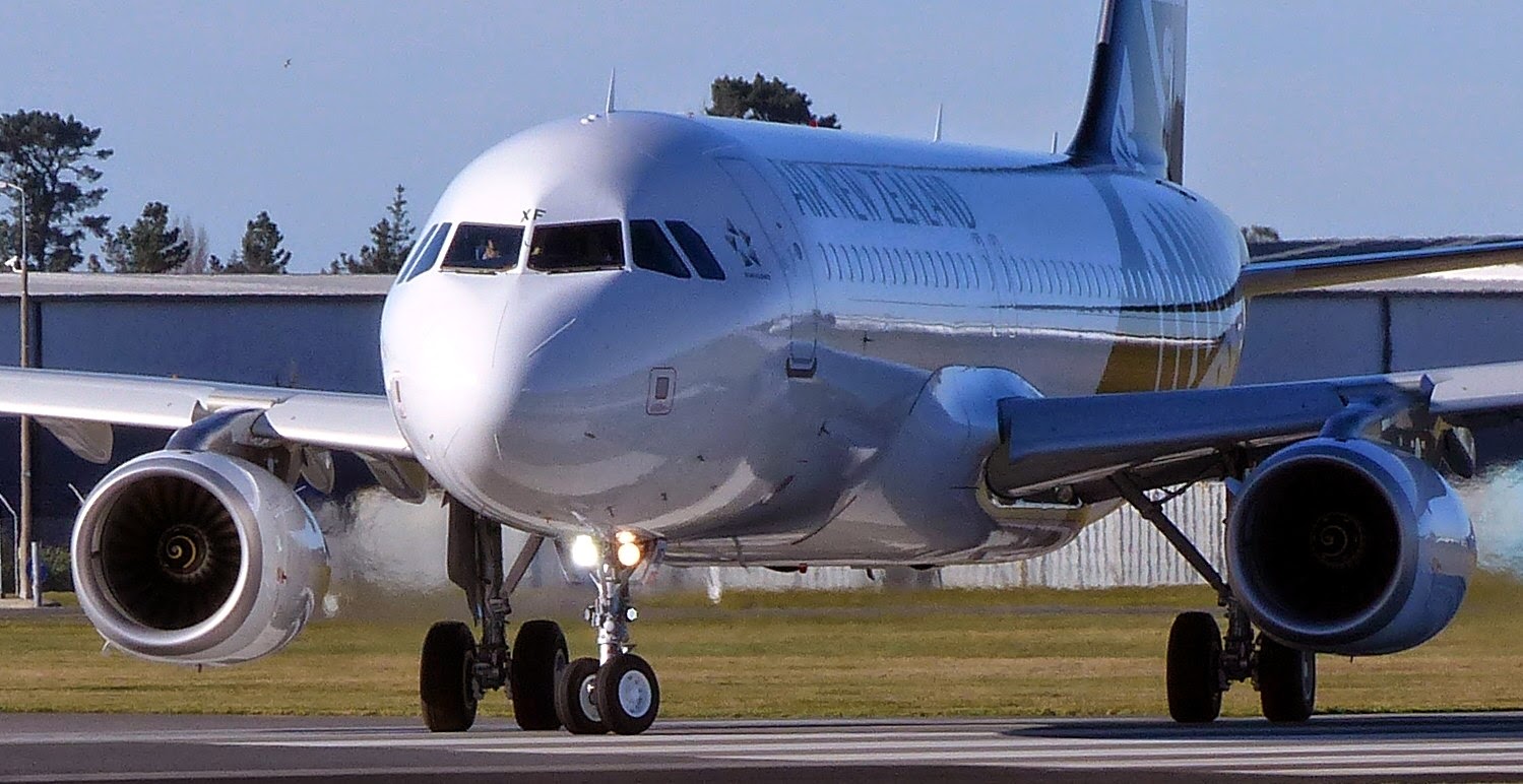 NZ Civil Aircraft: ZK-OXF comes and Goes.