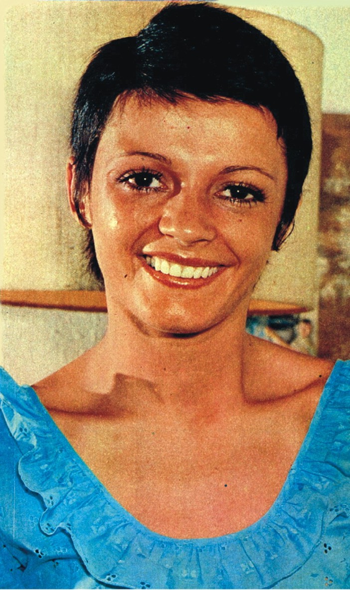 Astros em Revista: BETE MENDES A ESTRELA REVOLUCIONÁRIA