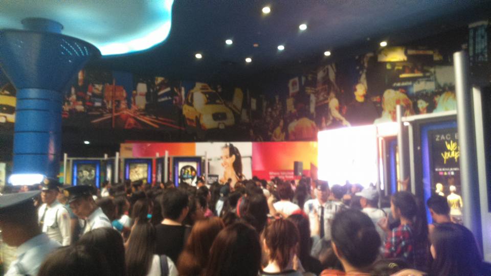 Filipino IGOT7s Gathers at Gateway Cineplex for the Pre-Selling Event ...