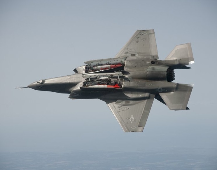 USMC's F-35B Lightning II JSF With Joint Direct Attack Munition (JDAM ...